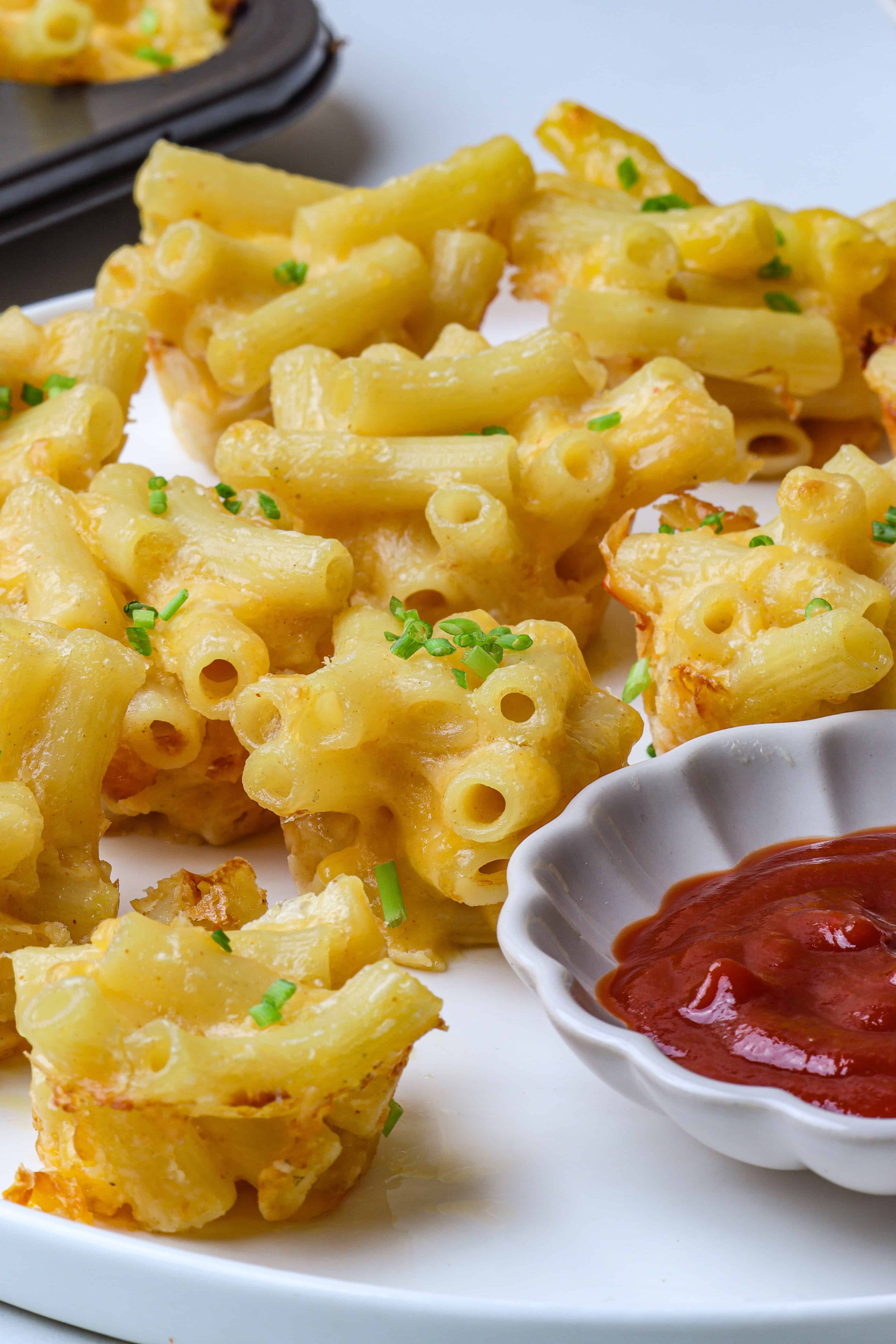 Mac and Cheese Cups (Macaroni Mini) - About a Mom