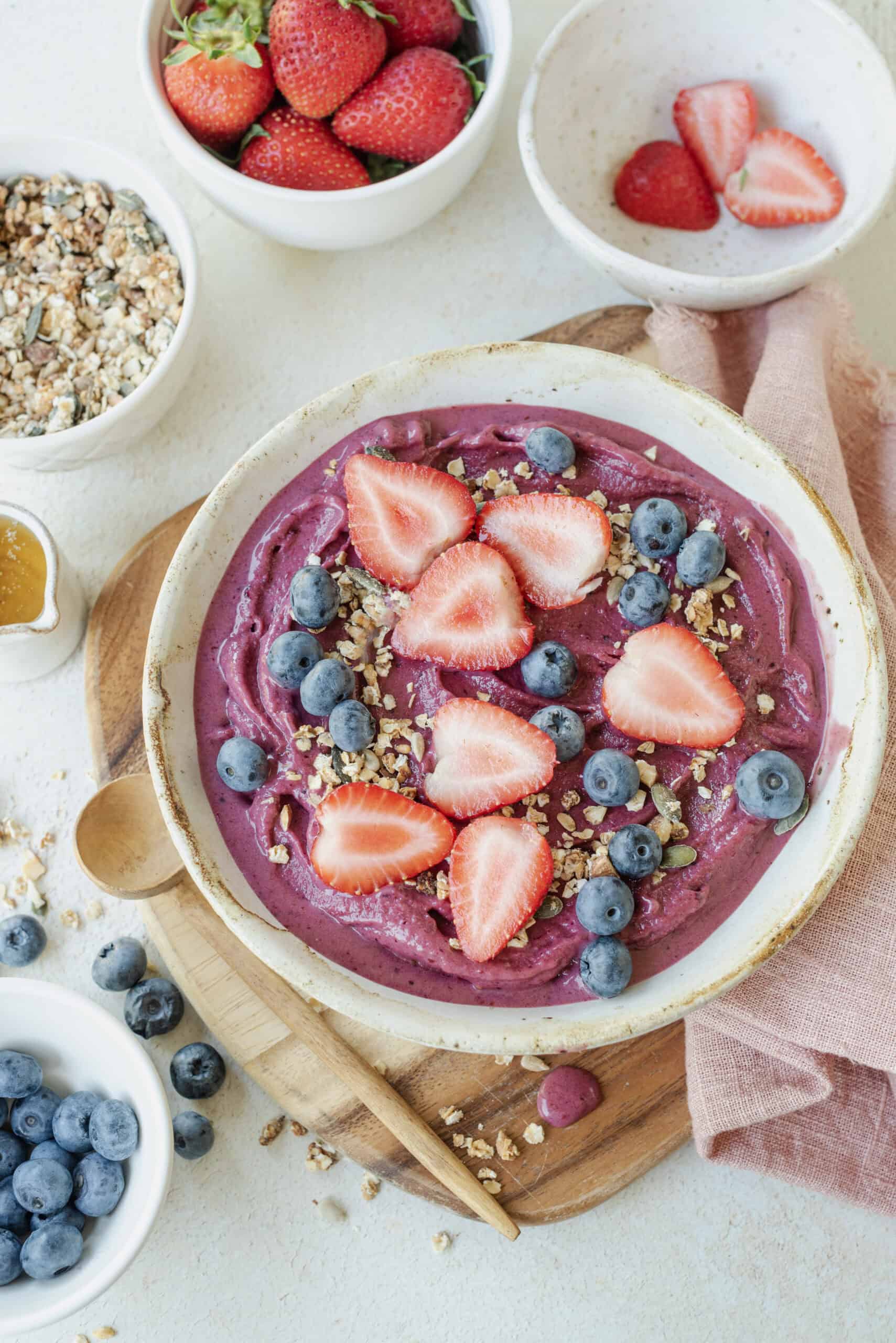 Açaí Bowl Recipe - About a Mom