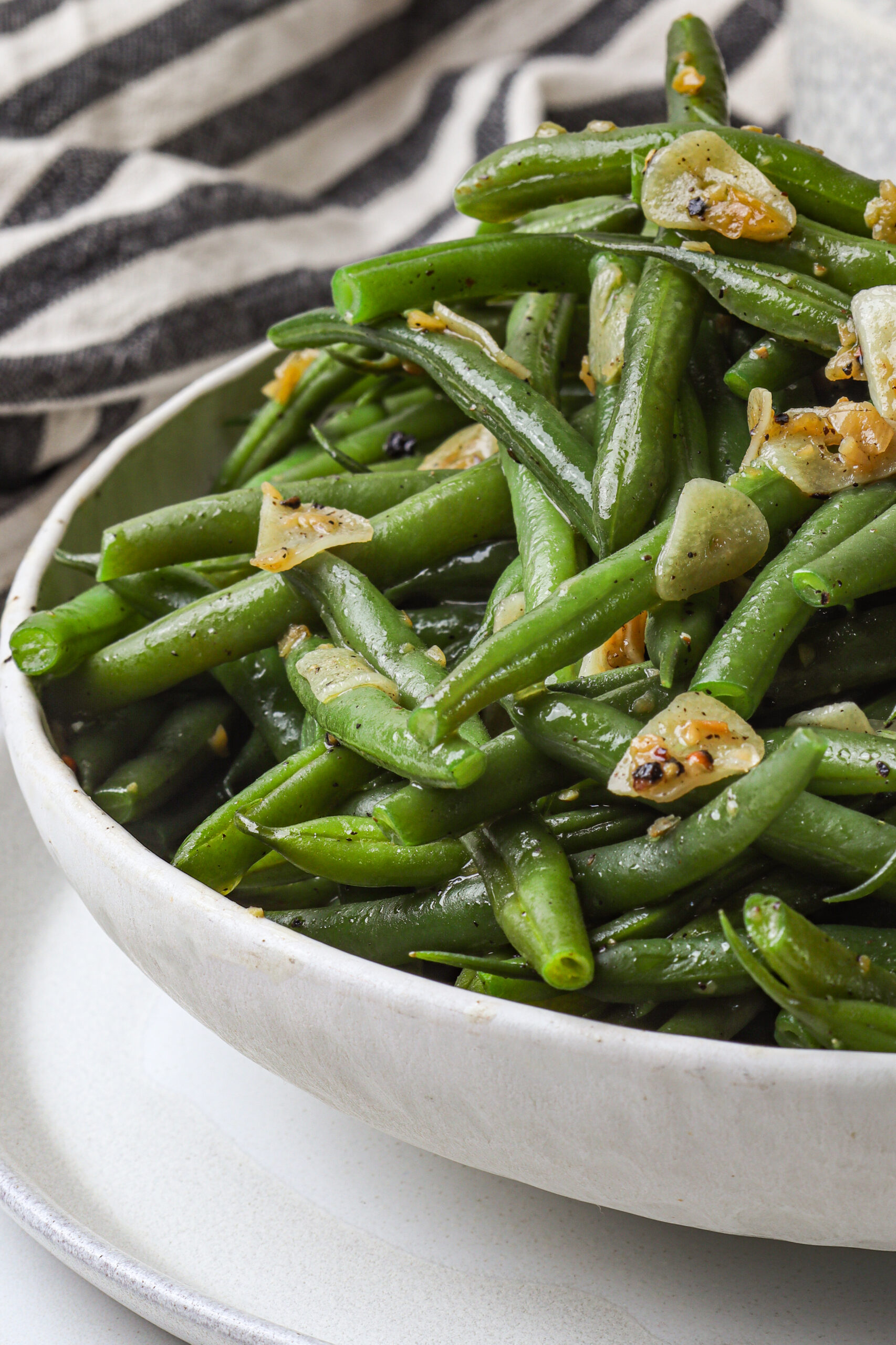 Garlic Green Beans - About a Mom
